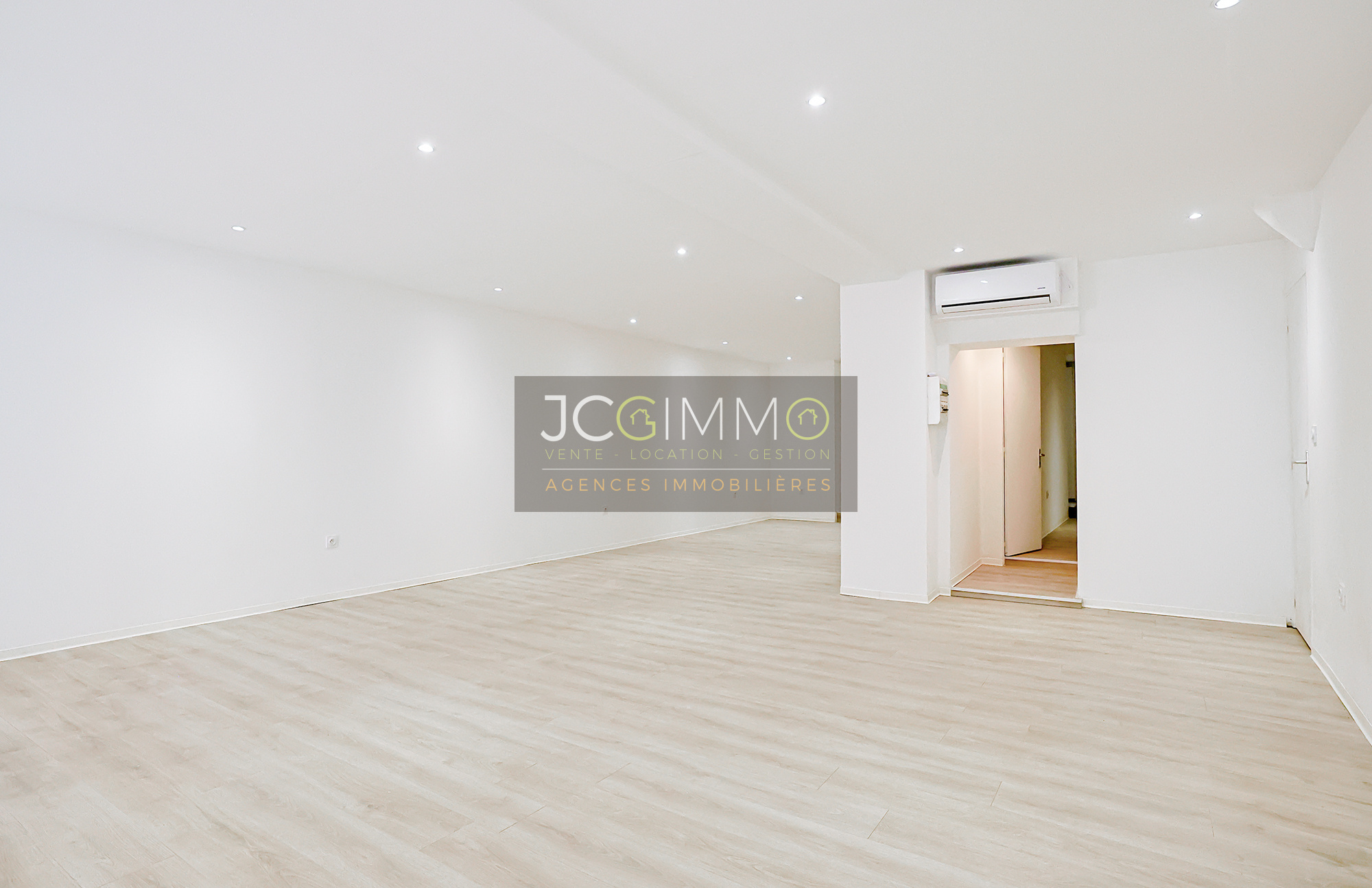 Vente immobilier professionnel commerce Solliès-Pont 0m² 192000€ | JCG Immo